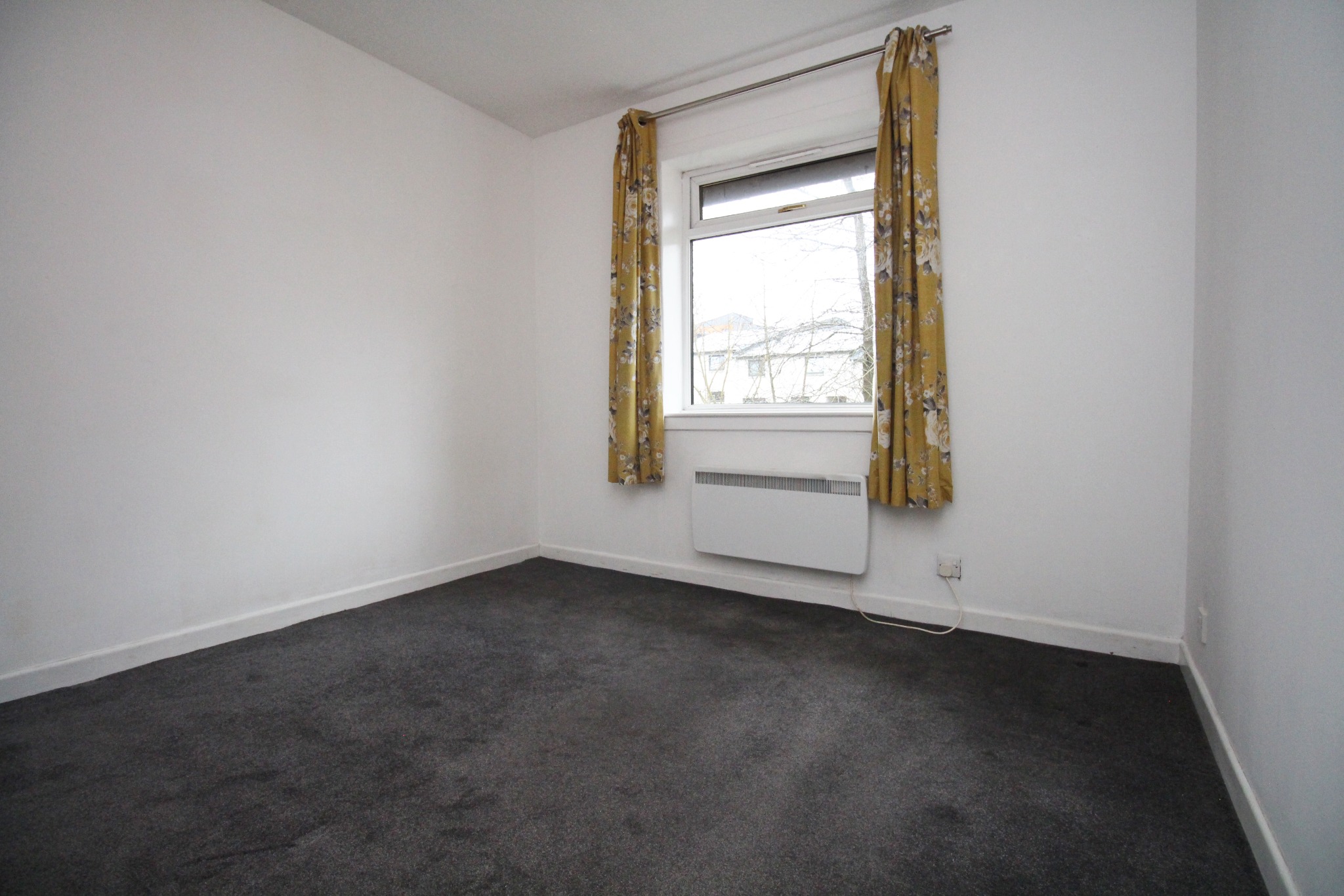 2 Bedroom, Unfurnished Flat on Gairbraid Court, Maryhill, Glasgow - £ ...